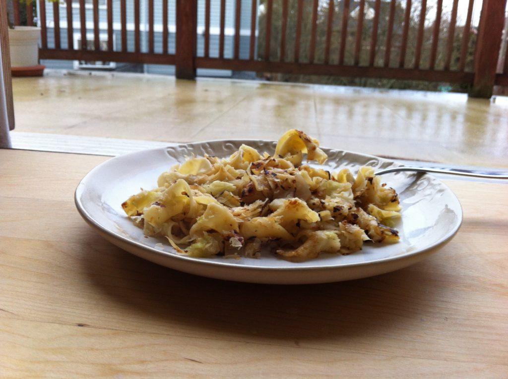 Hungarian cabbage pasta – Káposztás tészta – FloorCookies